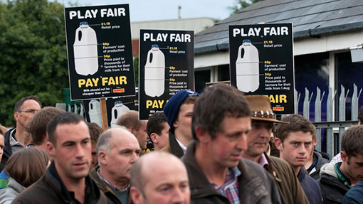 Milk protests loom as FFA calls crisis meetings - Farmers Weekly