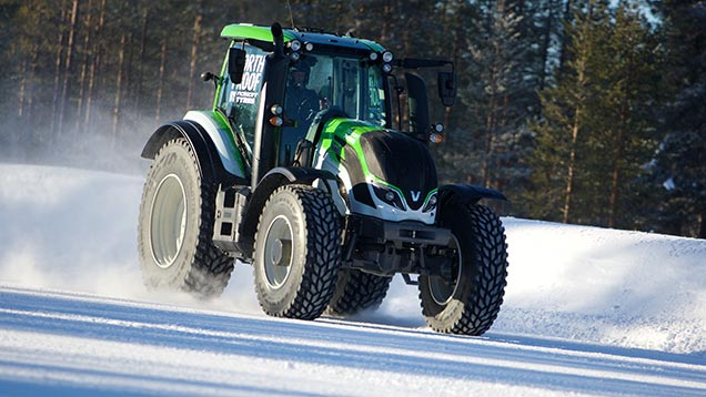 Video: Valtra sets world’s fastest tractor record - Farmers Weekly