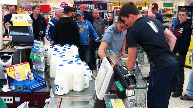 Video: Farmers stage night of multiple milk trolley protests - Farmers ...