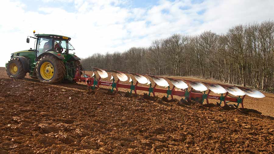 Kverneland updates semi-mounted plough for 200-400hp tractors - Farmers ...