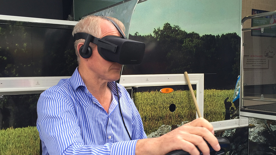 Virtual reality used to showcase poultry farms to public - Farmers Weekly