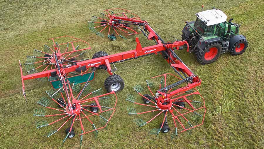 Kverneland reveals new four-rotor rakes for 2017 - Farmers Weekly
