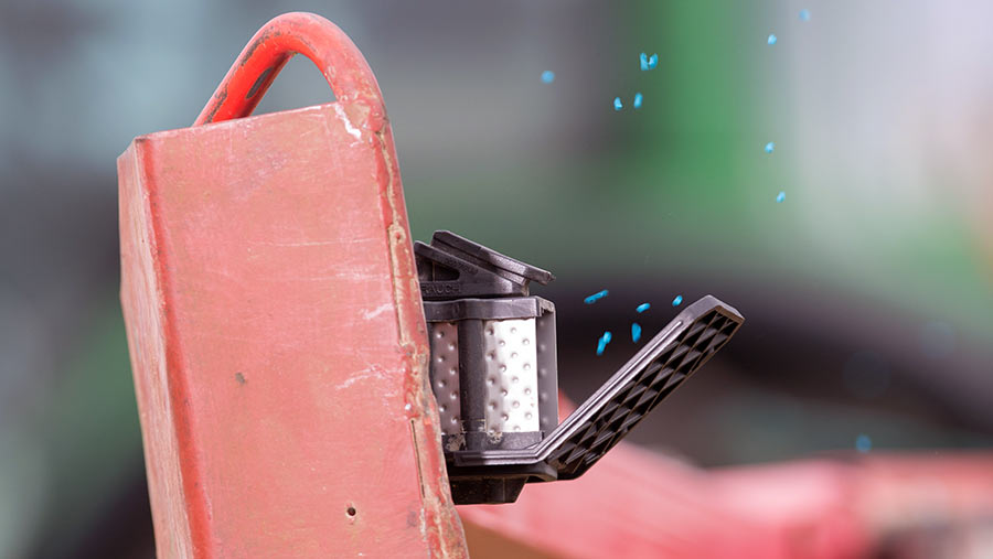 Video: Ultimate guide to good slug pellet application - Farmers Weekly