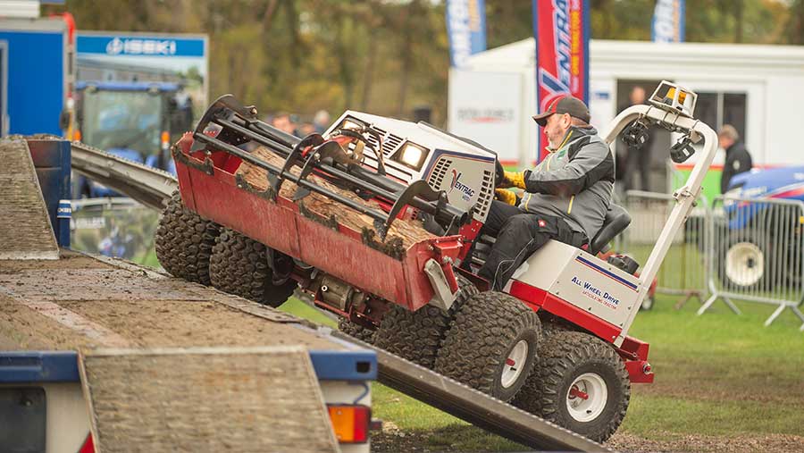 See the latest kit in action at the Midlands Machinery Show - Farmers ...