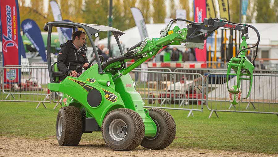 See the latest kit in action at the Midlands Machinery Show - Farmers ...