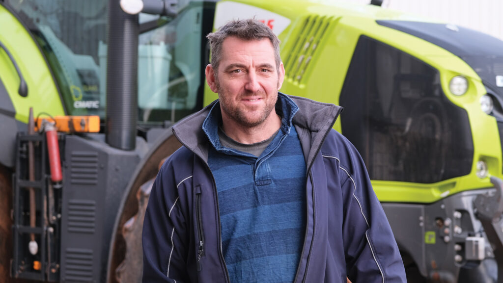 Driver's view: Dan Chanin's Claas Axion 870 - Farmers Weekly