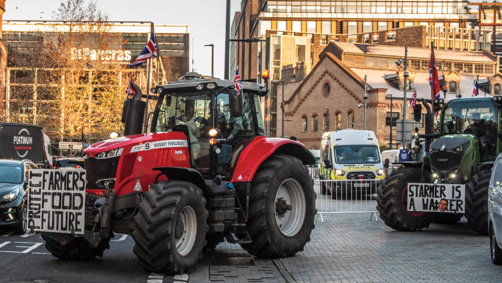 Bokep indonesia tante dan brondong