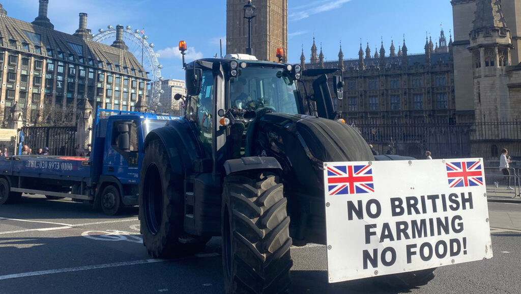 Video: Farmer protests return to London over inheritance tax - Farmers ...