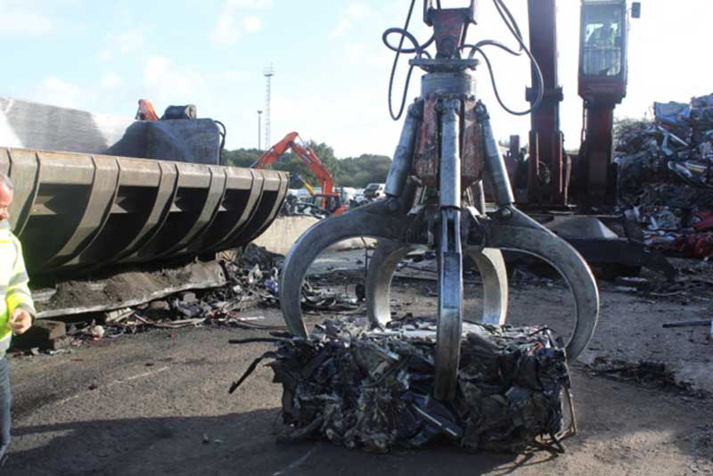 Land Rover crushed after owner damages farmer’s field - Farmers Weekly