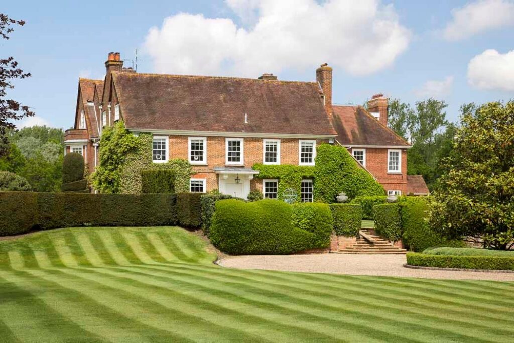 Chobham, Surrey, GU24 - Property