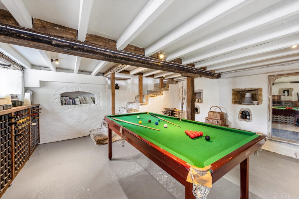 Highfield Lane, Thursley, Godalming, Surrey, GU8 6QJ - Property