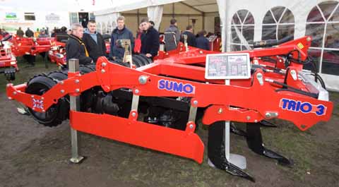 LAMMA 2012: Sumo mounts the Trio - Farmers Weekly
